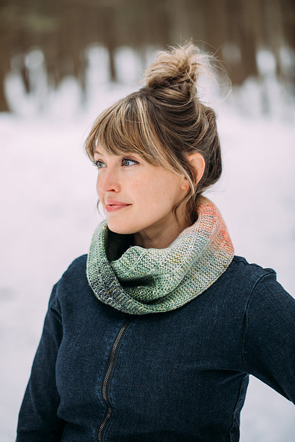 Embrace Cowl Kits PREORDER – The Farmer's Daughter Fibers